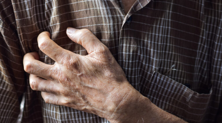 Right Side Chest Pain - What Does It Mean? - HealthKart